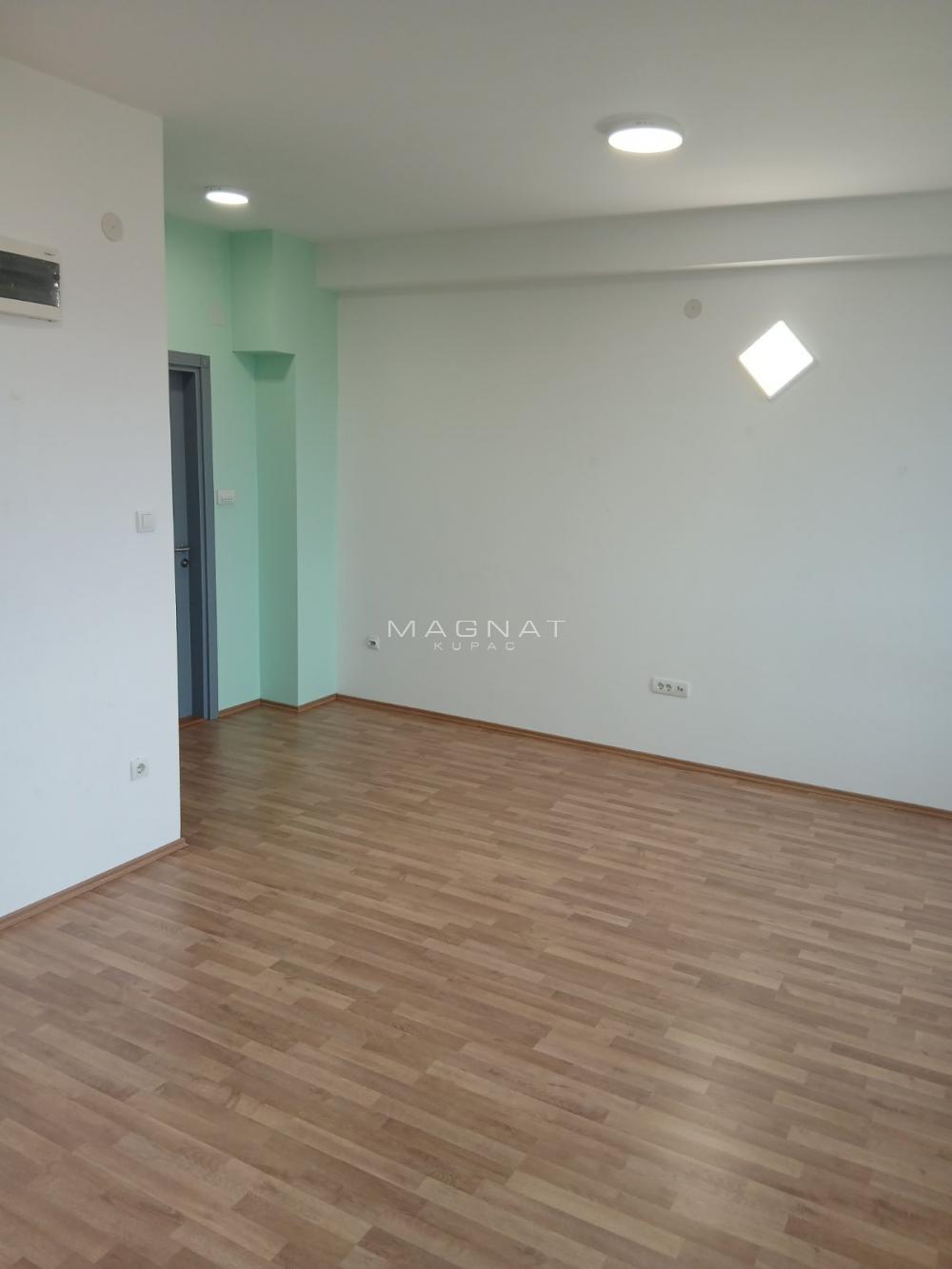 Jajinci, jednosoban, useljiv od 1.10. ID#5836
280 €
