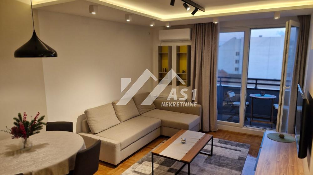 Izdaje se LUX trosoban stan na Salajci !! - novogradnja ID#8213
800 €