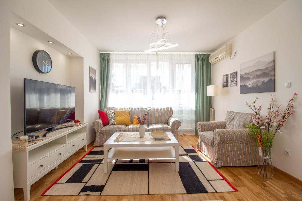 Centar | Lux | 3.0 ID#3614
1.400 €