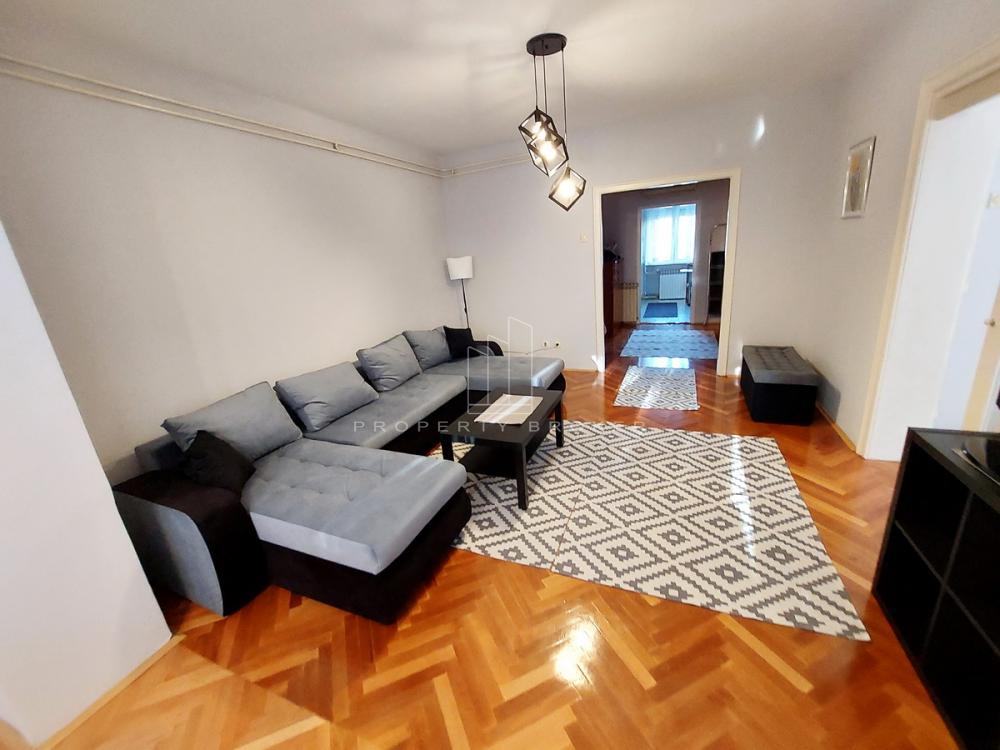 Dedinje, 3.0, sa parking mestom, svetao ID#4631
1.300 €