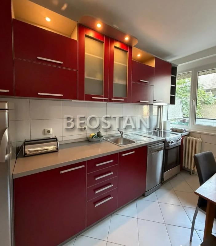 Širi centar - Banovo brdo #69188
600 €