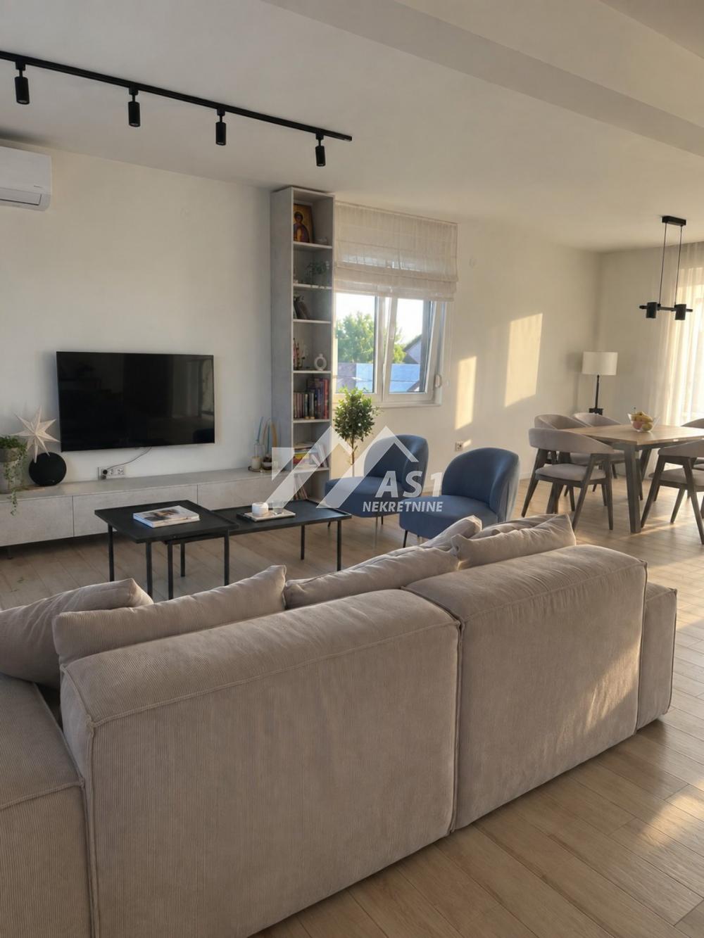 IZDAJE SE LUX PENTHOUSE U VETERNIKU-pet friendly-sa svim troskovima ID#8088
1.500 €