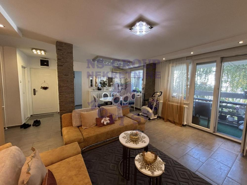 Trosoban stan na prodaju, 90m2, 242.050€