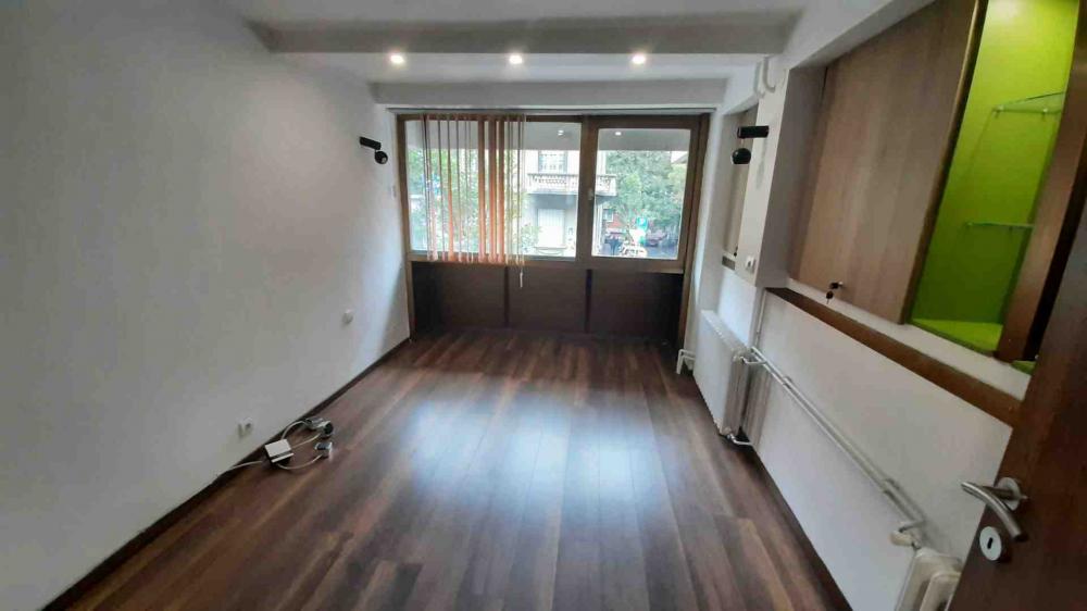 Izdaje se kancelarijski prostor u Mileševskoj ID#11619
400 €