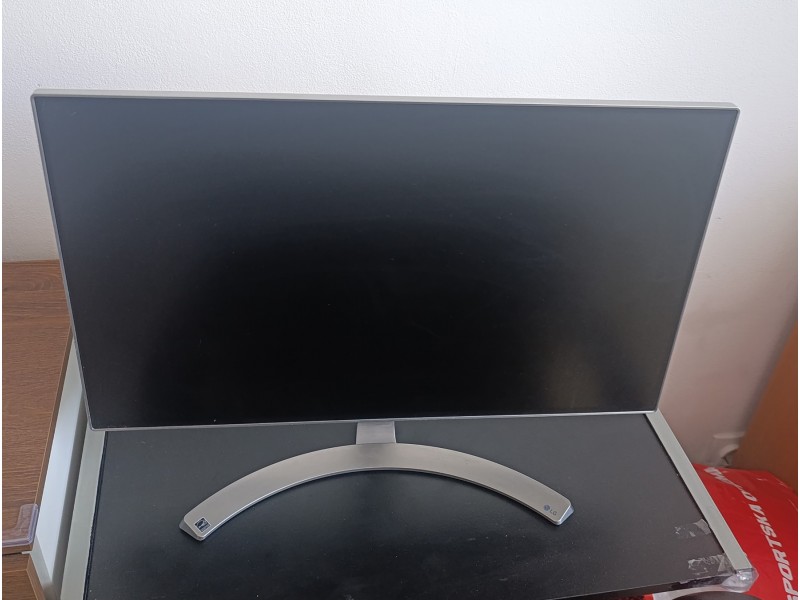 LG monitor beli 24"