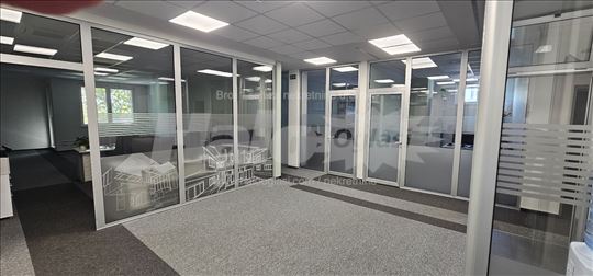 Poslovni prostor 145m2, kod AirPort City, Parking