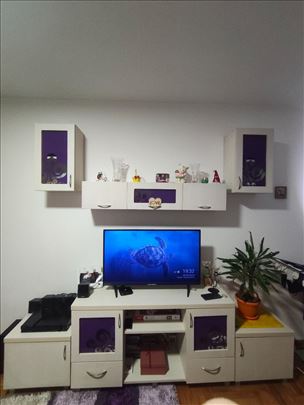 Komplet polica za televizor + stakleni stocic