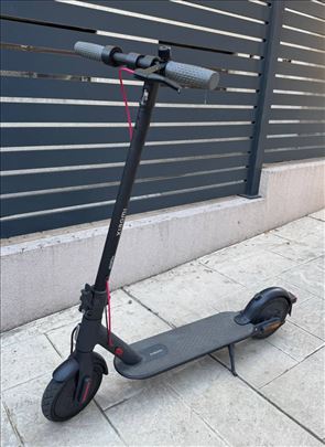Električni trotinet Xiaomi Electric Scooter 3 Lite