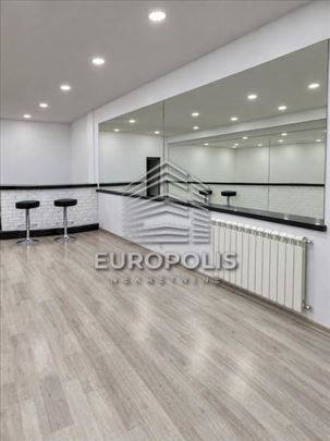 Izdaje se lokal 100 m² – Centar Zemuna ID#10464