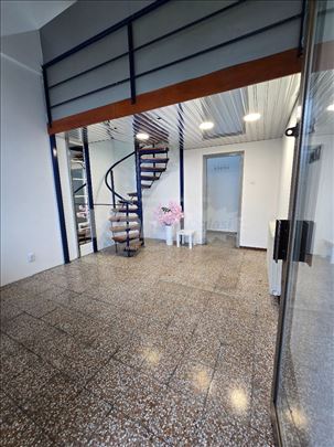 Lokal 30m2 blok 70