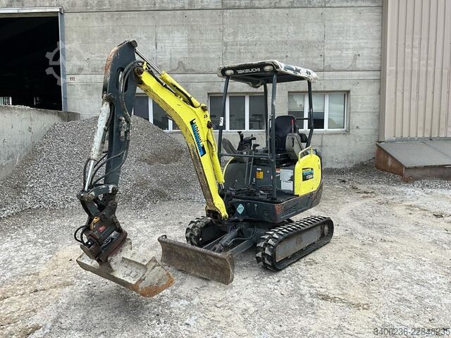 Guseničarski bager
Takeuchi TB216