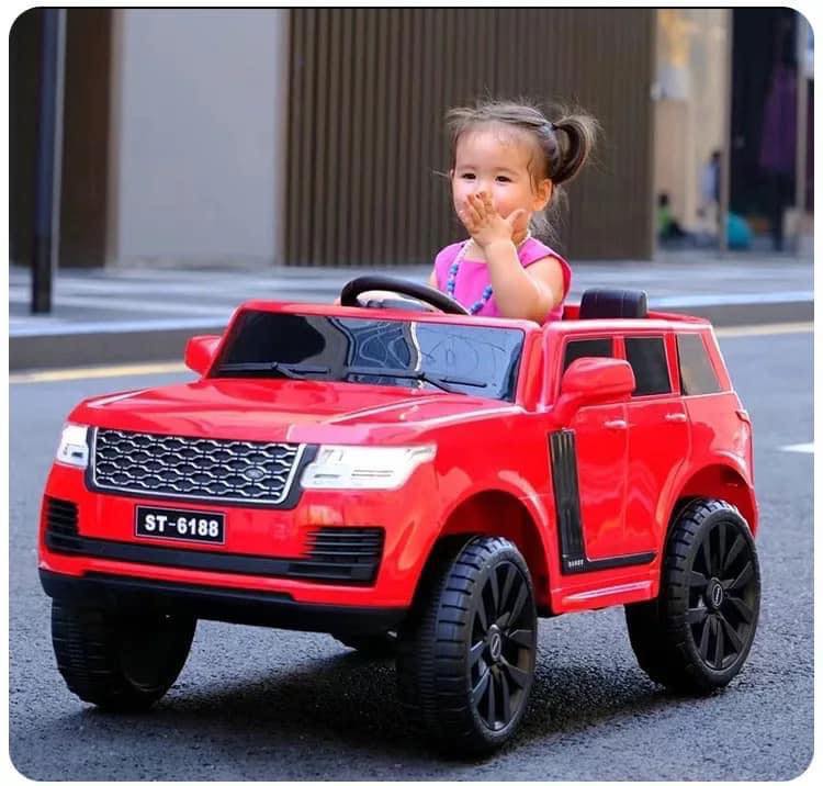 Automobil deciji Range Roverr crveni