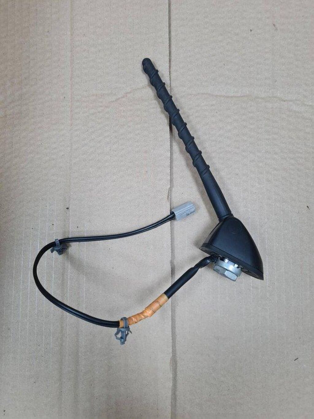 ANTENA KROVNA ZA NISSAN QASHQAI, X-TRAIL, JUKE OD 2007. DO 2013. GOD