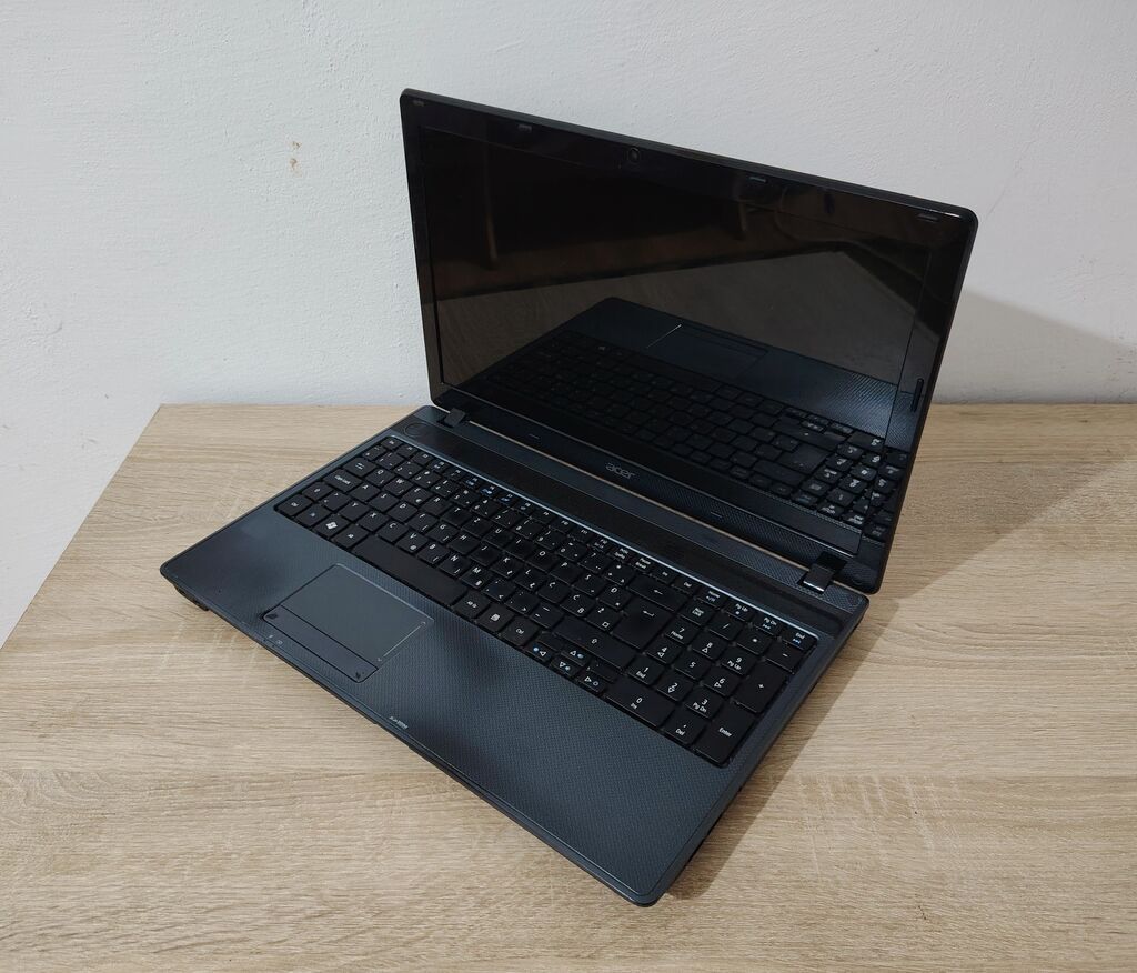 Na prodaju Acer aspire 5749Z u odličnom stanju, spreman za rad. •