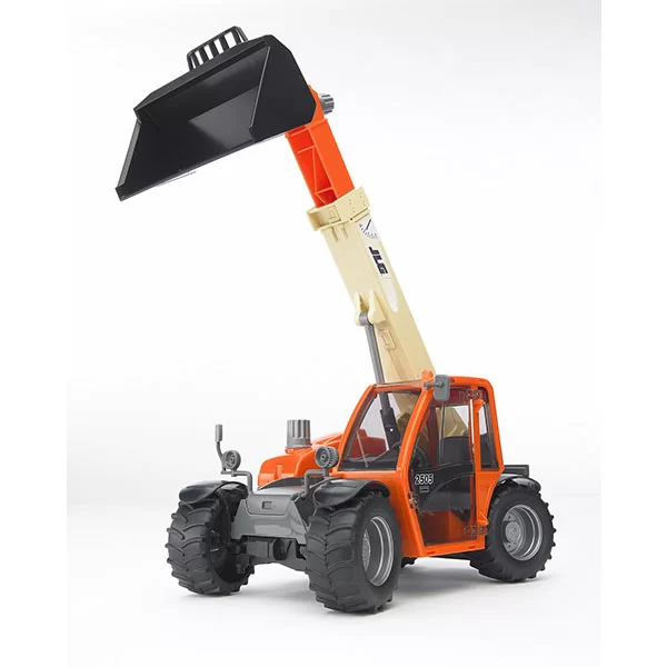 Traktor sa teleskopskom kašikom 021405