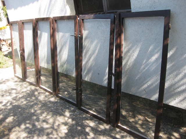 Prozor spoljni 58x128cm komplet krilo sa livnama, šarka