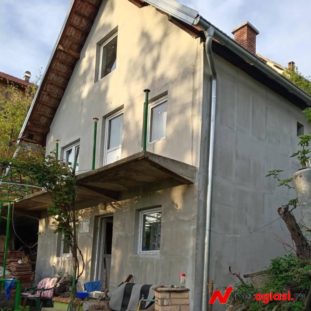Kuca u selu golubinje, 150m²