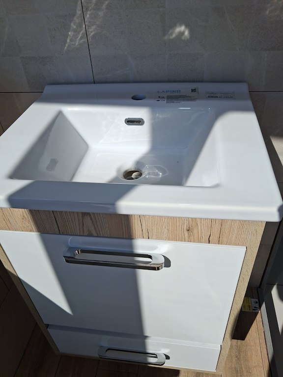 IDEA 55 DONJI DEO OAK SA LAVABOOM