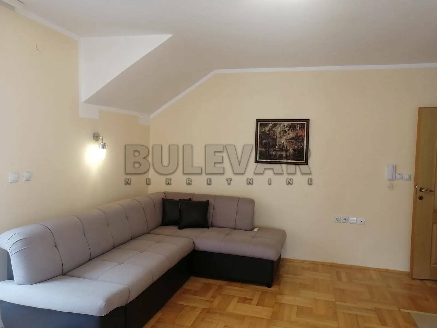 Cetvorosoban stan, Niš – Čalije | Izdavanje · 148m² · 550€