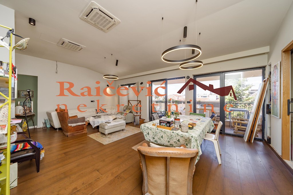 Trosoban stan na prodaju, Kalenić, Beograd, 112m², 460.000 €