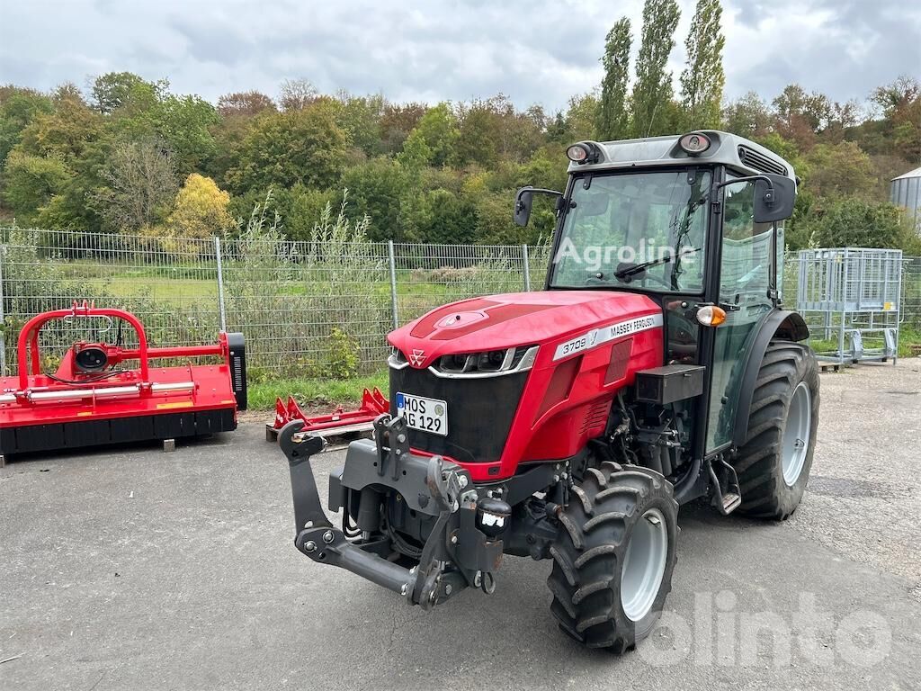 Prodaje se Massey Ferguson V3709 traktor točkaš na aukciji