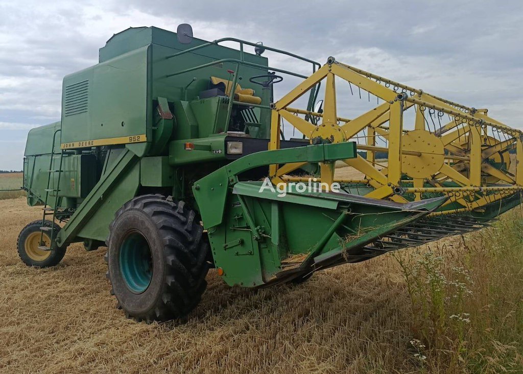 John Deere Kombayn John Deere 952 (1983) kombajn za žito