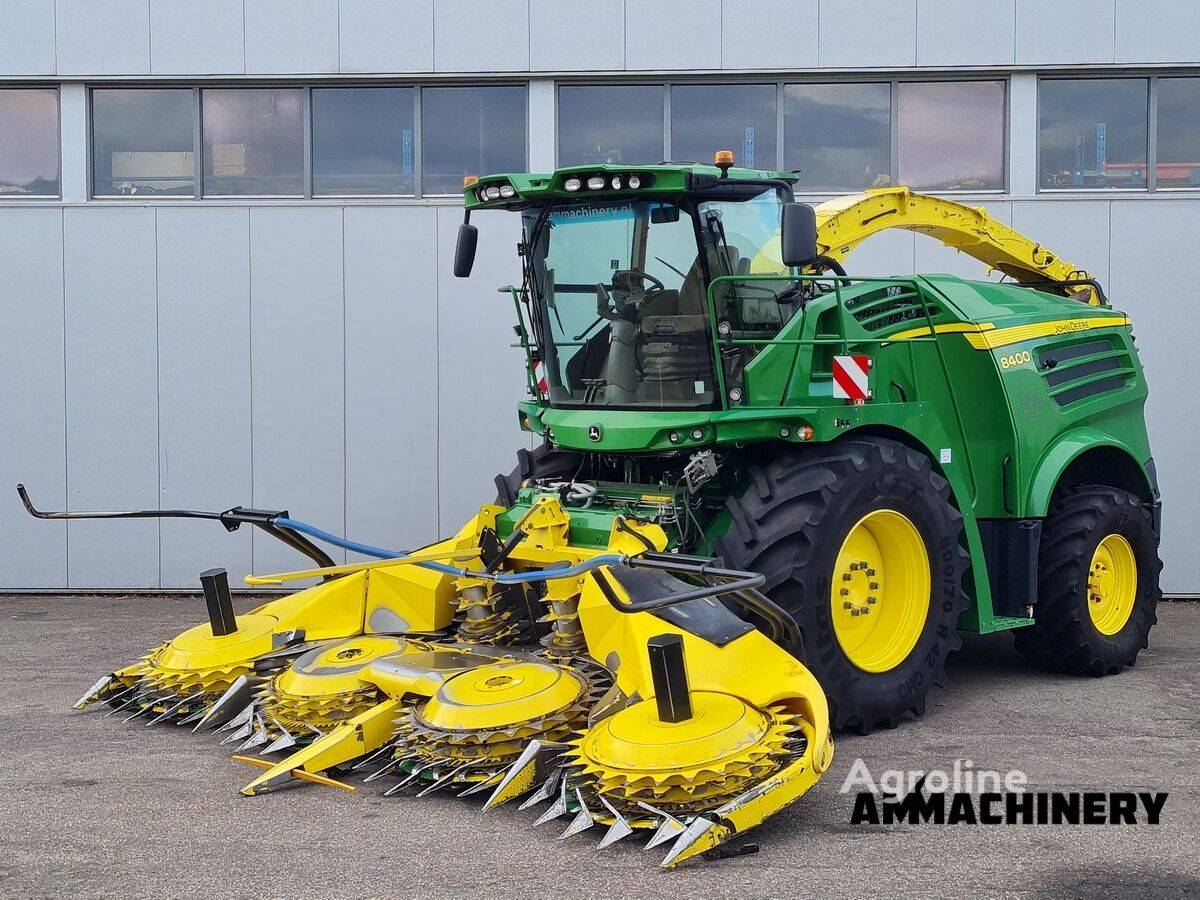 John Deere 8400 with Kemper 460 Plus krmni kombajn