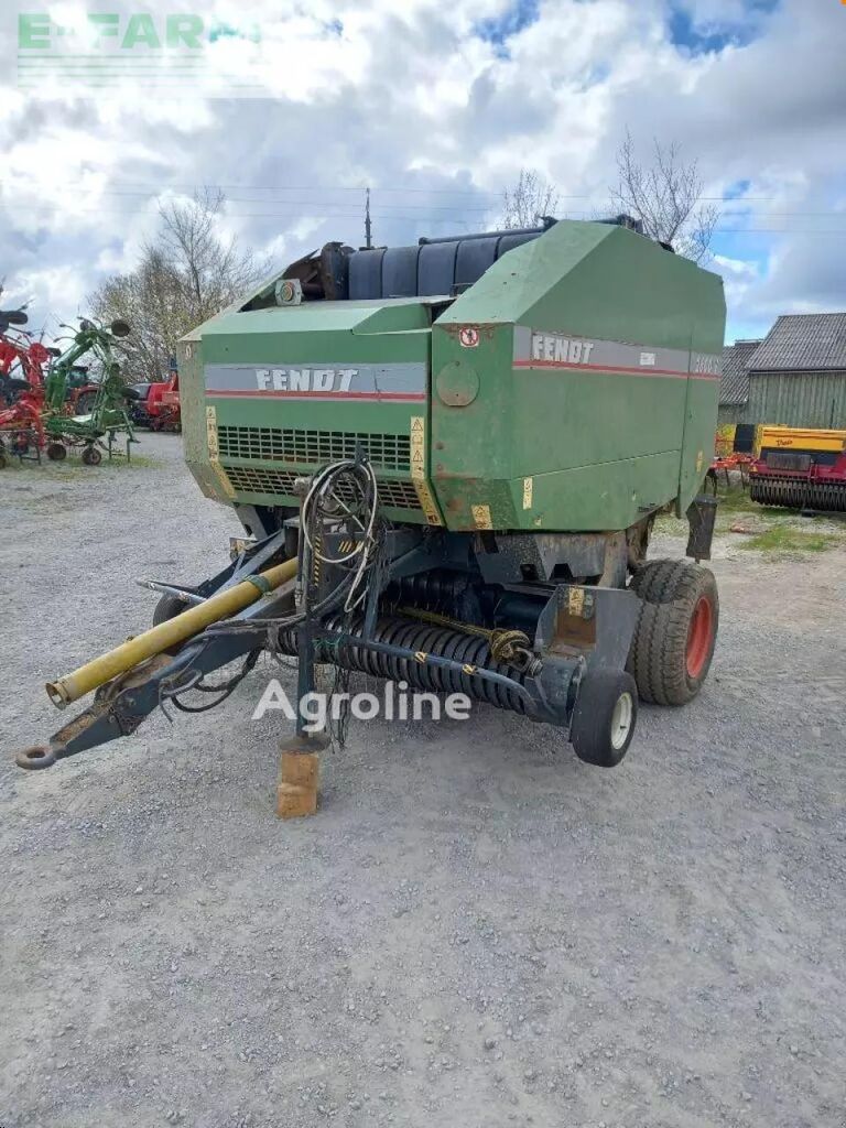 Fendt 2600 v balirka za četvrtaste bale