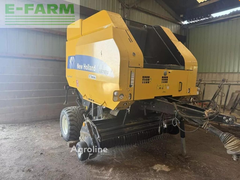 New Holland br 7070 balirka za četvrtaste bale