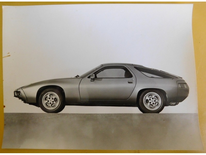 Automobilizam, Porse 928, foto a)
