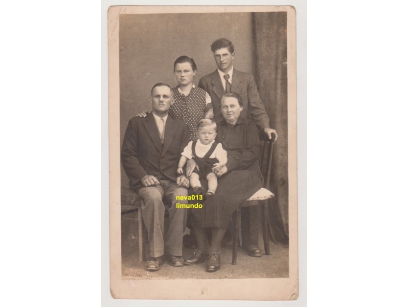 Stara FOTOGRAFIJA - porodica,zajednicka uspomena