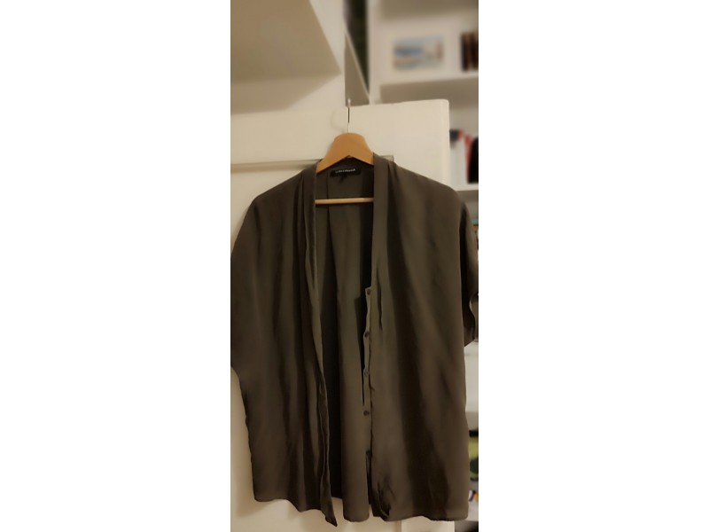 Svilena, prelepa Luisa Cerano bluza, M