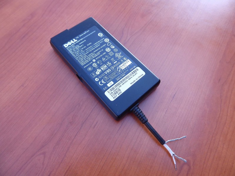 Dell Auto-Air DC punjač sa 12V na 19.5V + AC 220V