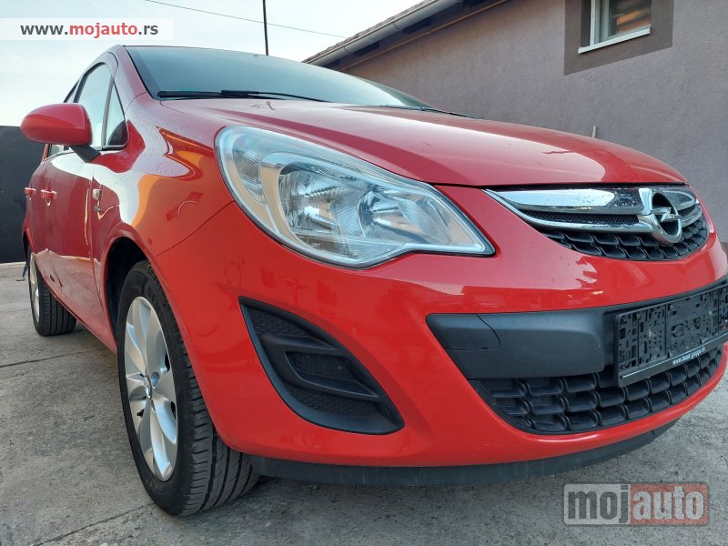 Opel Corsa 1.2B ACTIVE FERARI KAO NOW