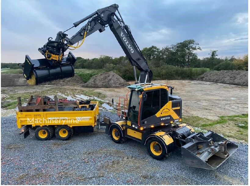 Novi Volvo EWR150F u prispeću bager točkaš