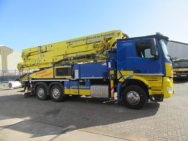 Putzmeister M36/4 na šasiji Mercedes-Benz AROCS 2640 pumpa za beton