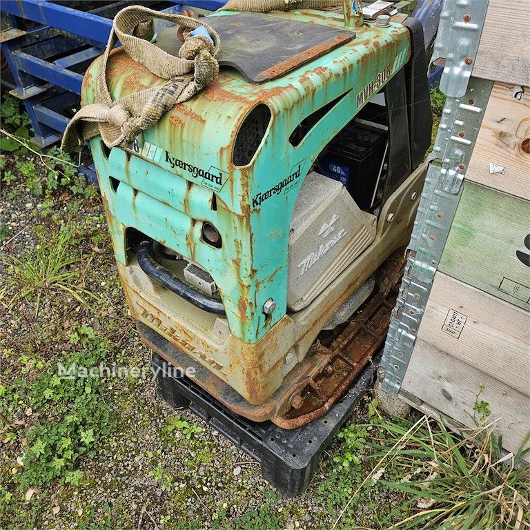 Prodaje se Mikasa MVH-308 DSZ vibro ploču na aukciji
