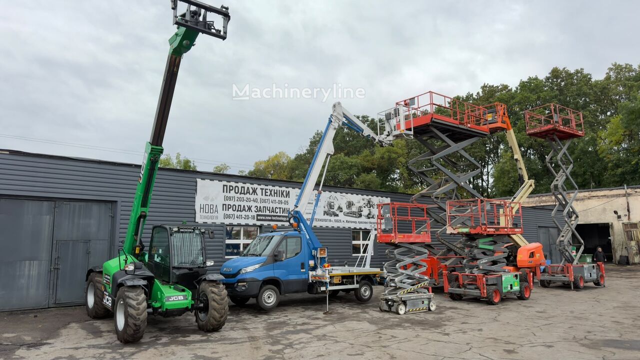 Izdajem Skyjack SJ 9250 makazastu platformu