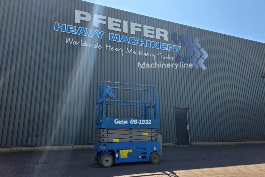 Genie GS1932 Electric, Working Height 7.8 m, 227kg Capac makazasta platforma