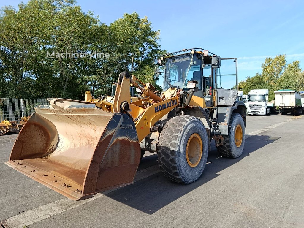 Komatsu WA200-7 prednji utovarivač