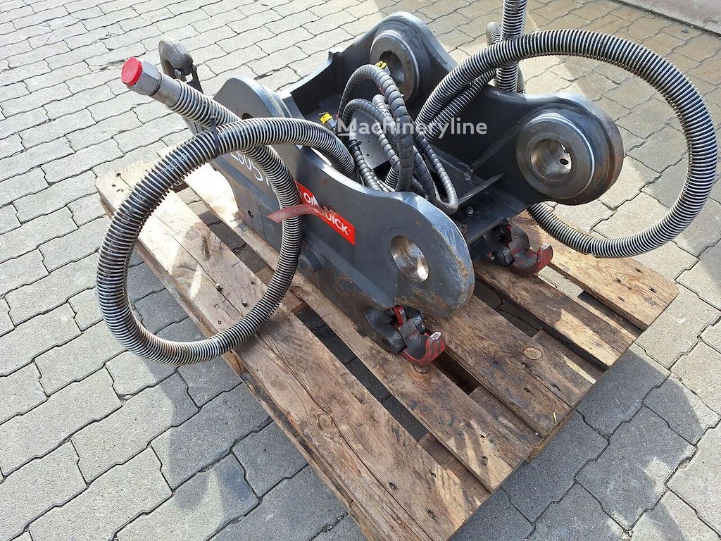 OilQuick OQ65 brza spojnica za Hitachi ZX160-ZX170 bagera