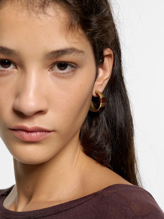 WIDE HOOP EARRINGS WITH MULTICOLOR THREADS