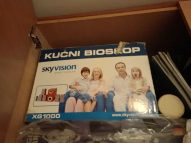 PRODAJEM KUĆNI BIOSKOP