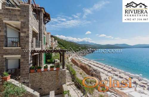 Na prodaju luksuzni apartman sa panoramskim pogledom na more Tivat