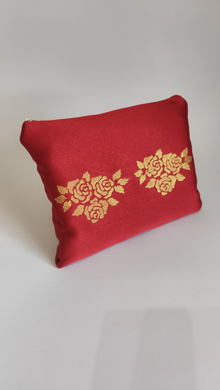 Crvena saten torbica zlatne ruže hand made