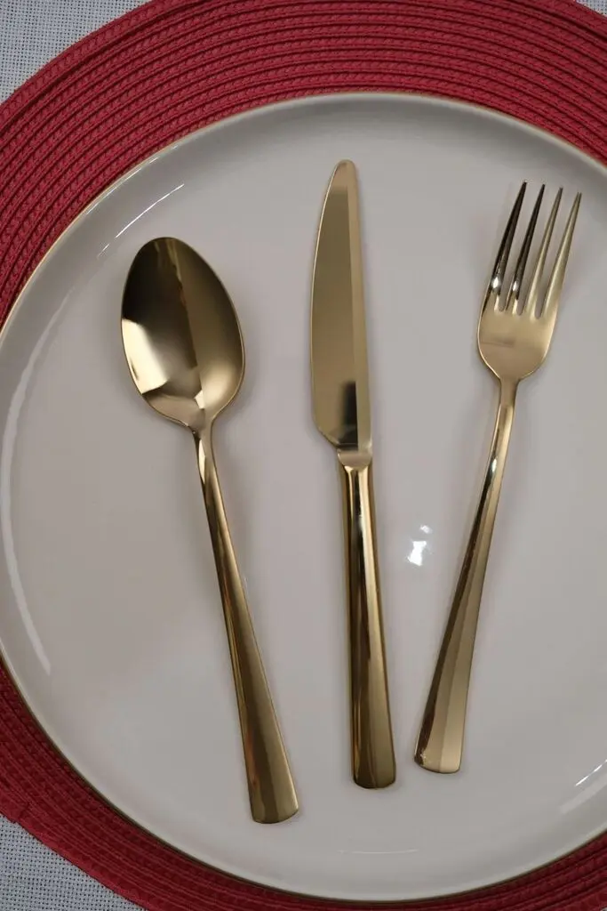 Hermia Set pribora za jelo, 18 komada, Zlatne boje