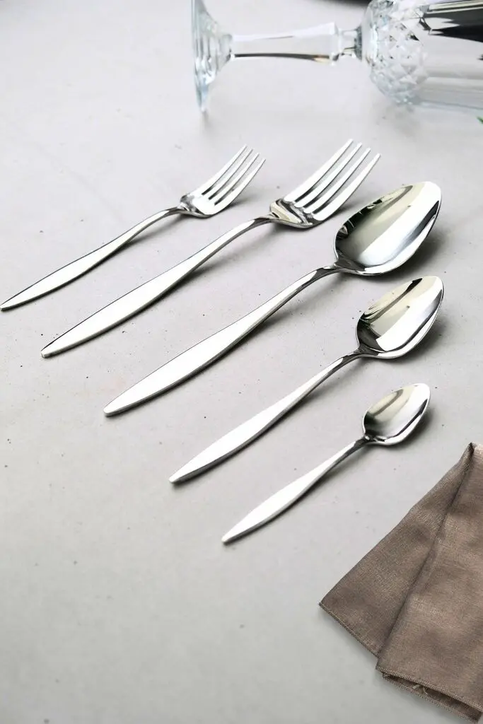 Hermia Set pribora za jelo, 60 komada, Srebrne boje