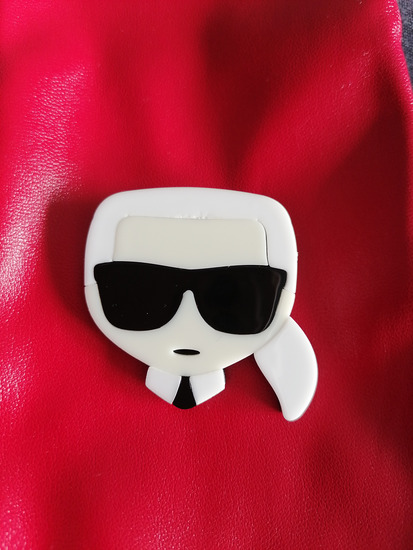 KARL LAGERFELD BROŠ **NOVO