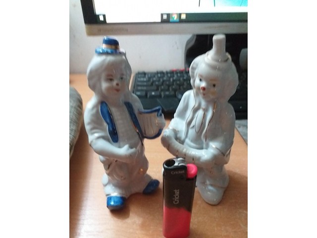 Dve ukrasne figure (1)