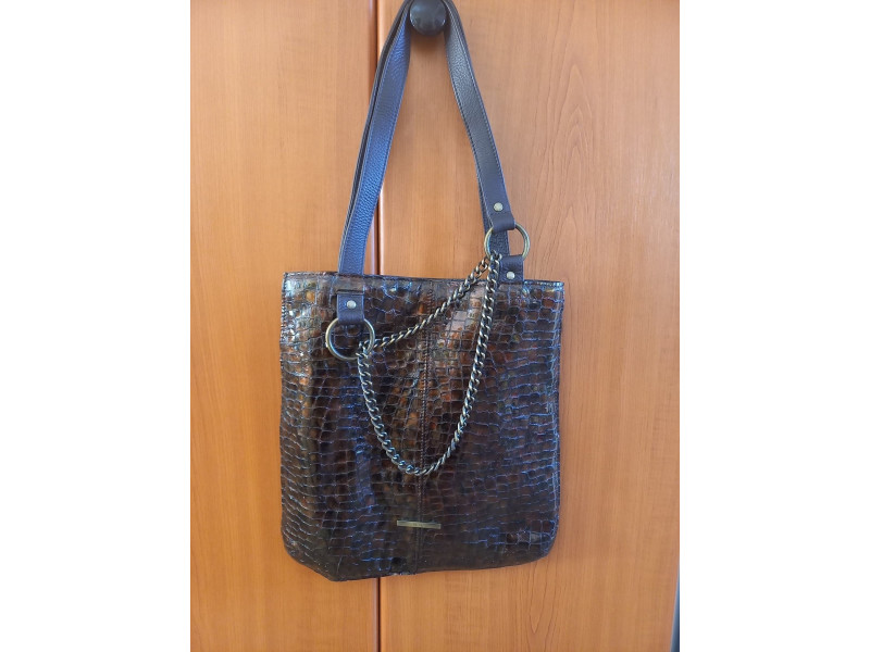 Mona torba sa lancem